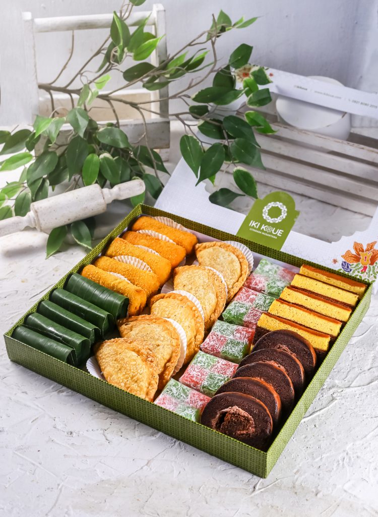 KUE NAMPAN ISI 30 | Ikikoue